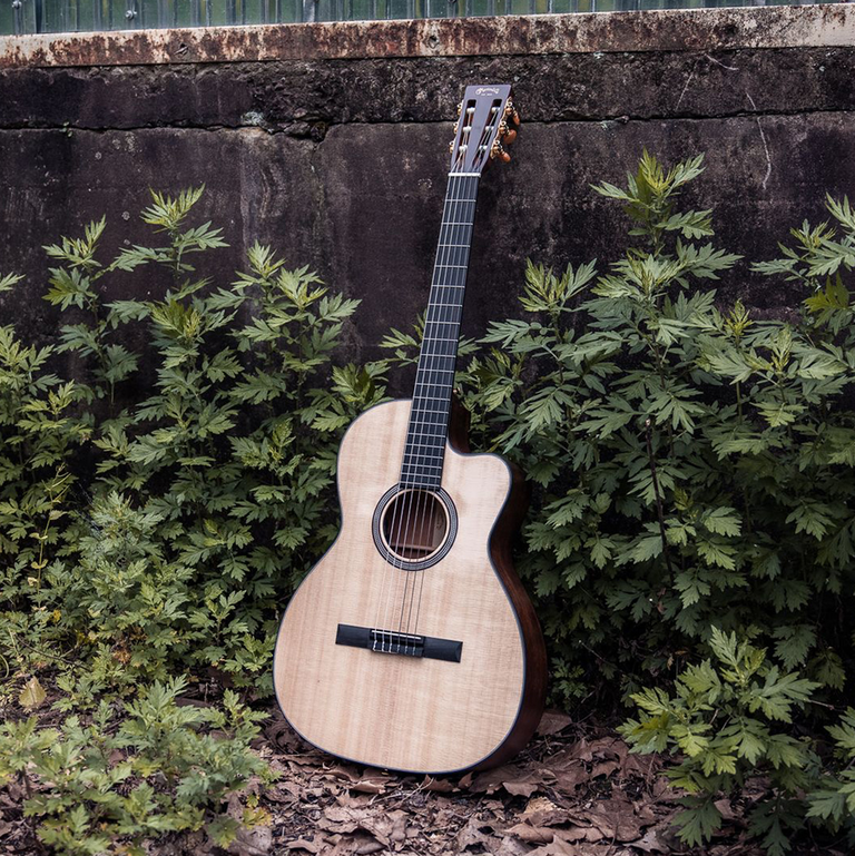 Nylon vs. Steel String Acoustic Guitars: What’s the Difference?